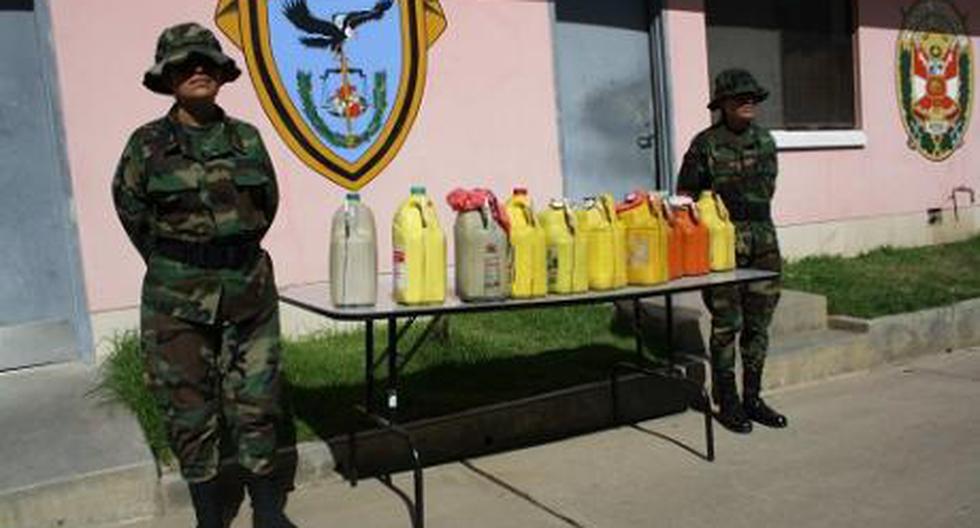 Policía Incauta 53 Kilos De Droga Líquida Peru Correo