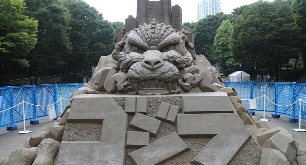 Japón: Godzilla gigante de arena se instala en un parque de Tokio ...