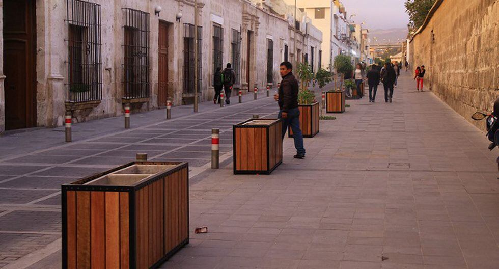 Instalan 50 maceteros en el Centro Histórico de Arequipa Perú | Correo