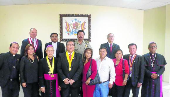 Camaná le dice adiós a monseñor Mario Busquets, el pastor de los pobres ...