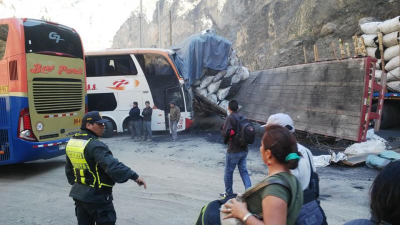 40 Pasajeros Se Salvan De Milagro Peru Correo