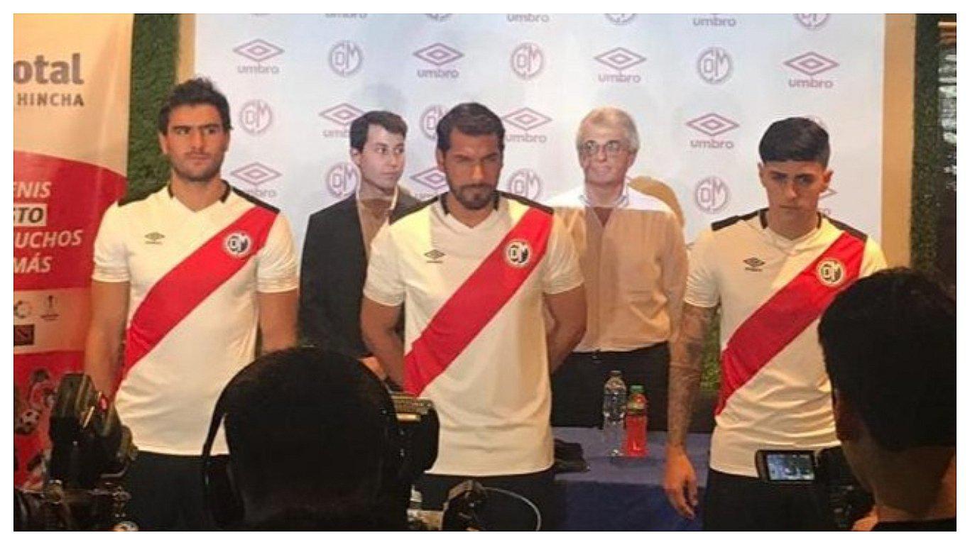Deportivo Municipal presentó la camiseta que usarán en la temporada ...