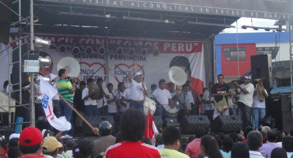 'Koko' Giles realiza campaña política en aniversario de Aucayacu | PERU ...