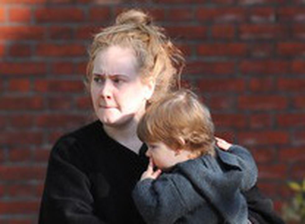 Adele reaparece irreconocible con su hijo (FOTOS) | ESPECTACULOS | CORREO