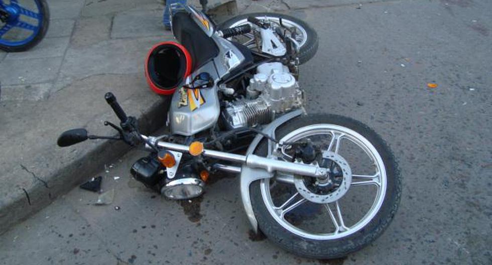 Joven Muere Tras Chocar Moto Contra Trailer Peru Correo