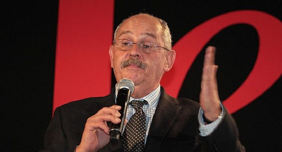 El escritor Benito Taibo dice: " El libro es un salvavidas en un mar de ...