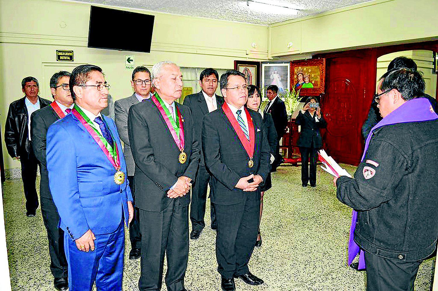 Tras difusión de audio Nick Olivera niega cercanía con Cesar Hinostroza ...