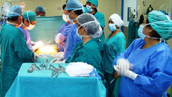 Chiclayo: Cirujanos de EsSalud extirpan con éxito tumor gigante | PERU ...