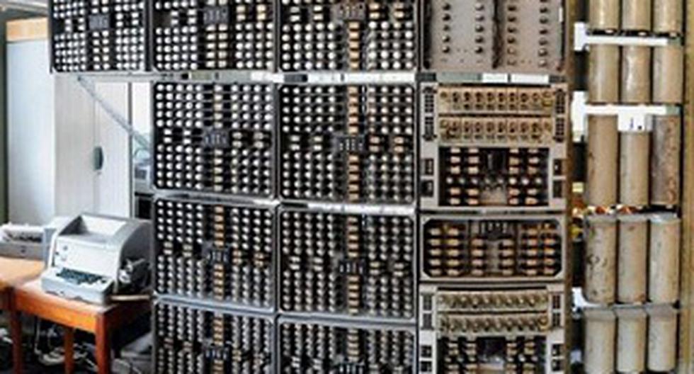 La primera computadora de la historia vuelve a encerderse | MISCELANEA ...