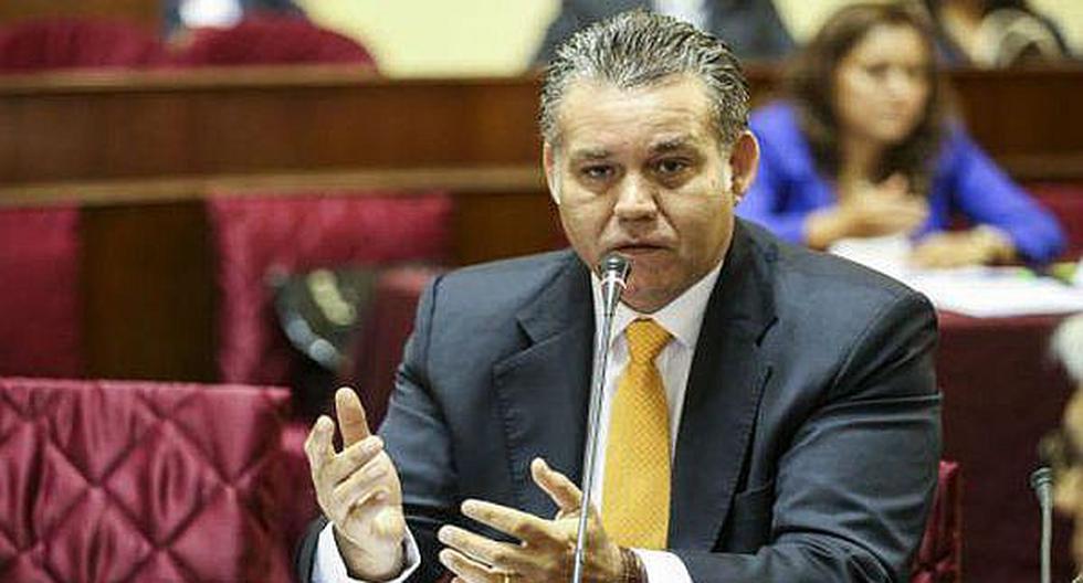 Víctor Albrecht exhorta a PPK dar un mensaje a la Nación por caso ...