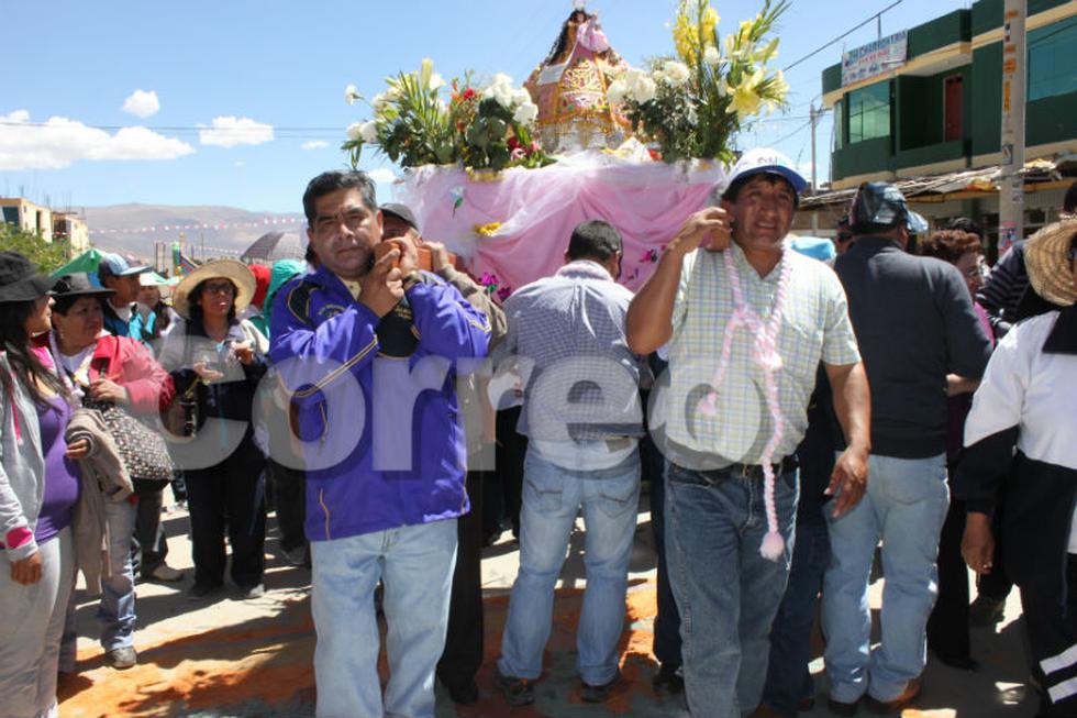 Cientos de fieles acompañan la imagen de la "Mamacha Cocharcas" (FOTOS ...