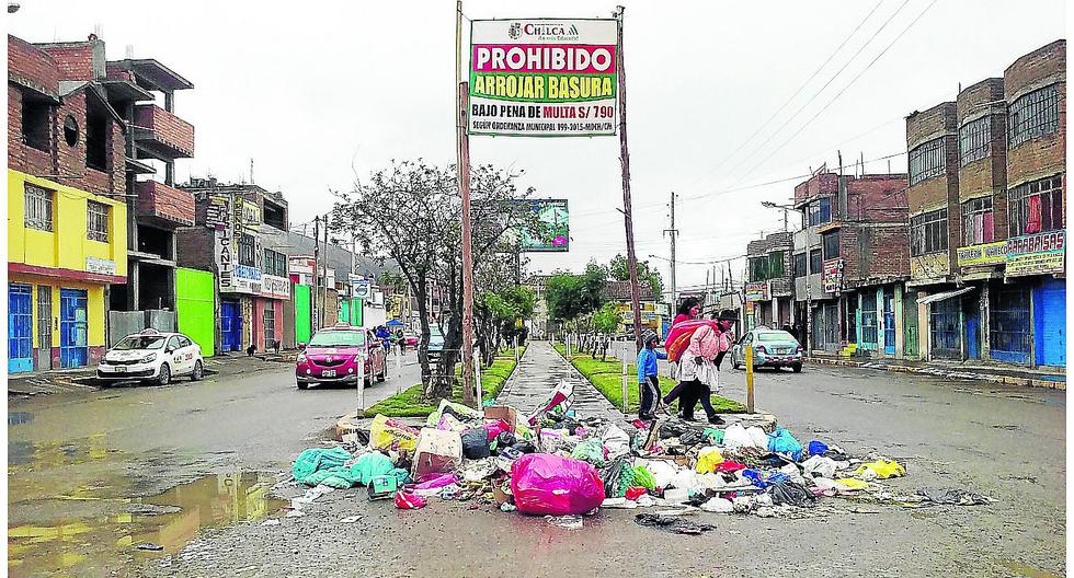 Con toneladas de basura en calles reciben el 2017 | EDICION | CORREO