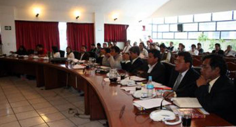 Adecuan Bolívar-Sucre en DU 078 | PERU | CORREO