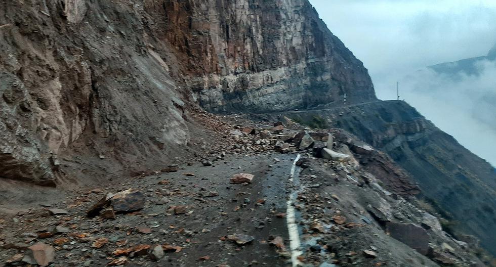 Derrumbe de rocas bloquea ruta Arequipa - Ayacucho en La Unión ...