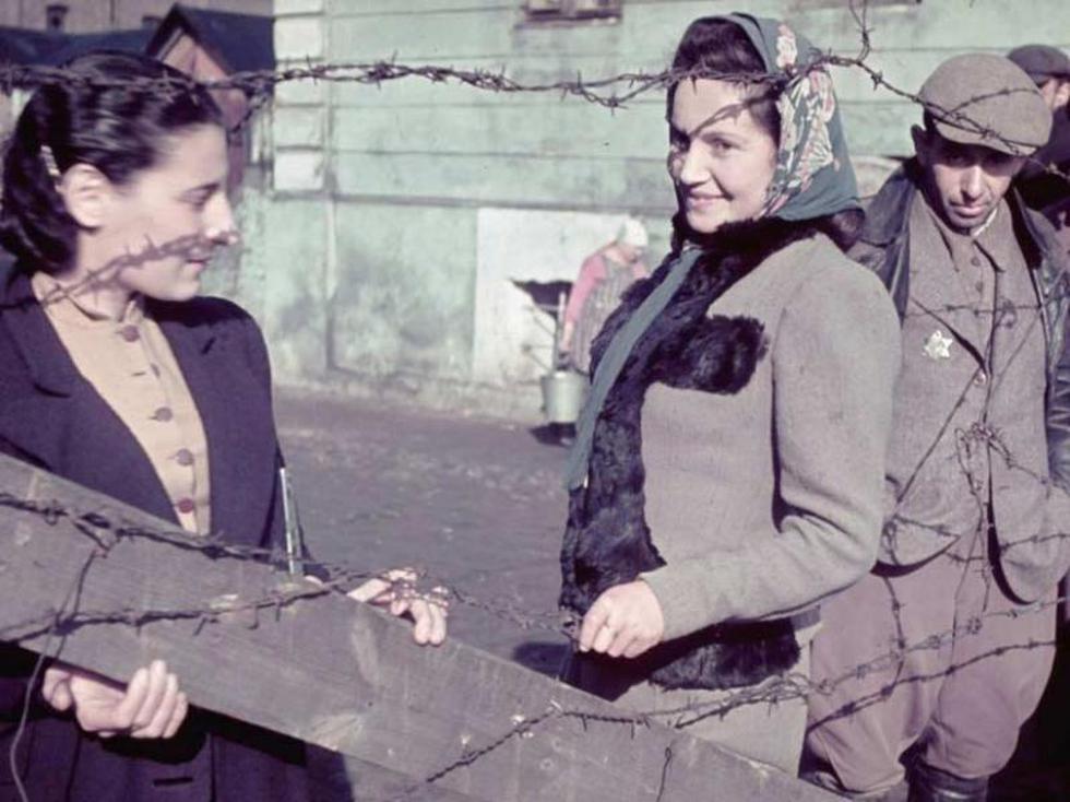 Galería: Inéditas fotografías a color de la vida en los guetos ...