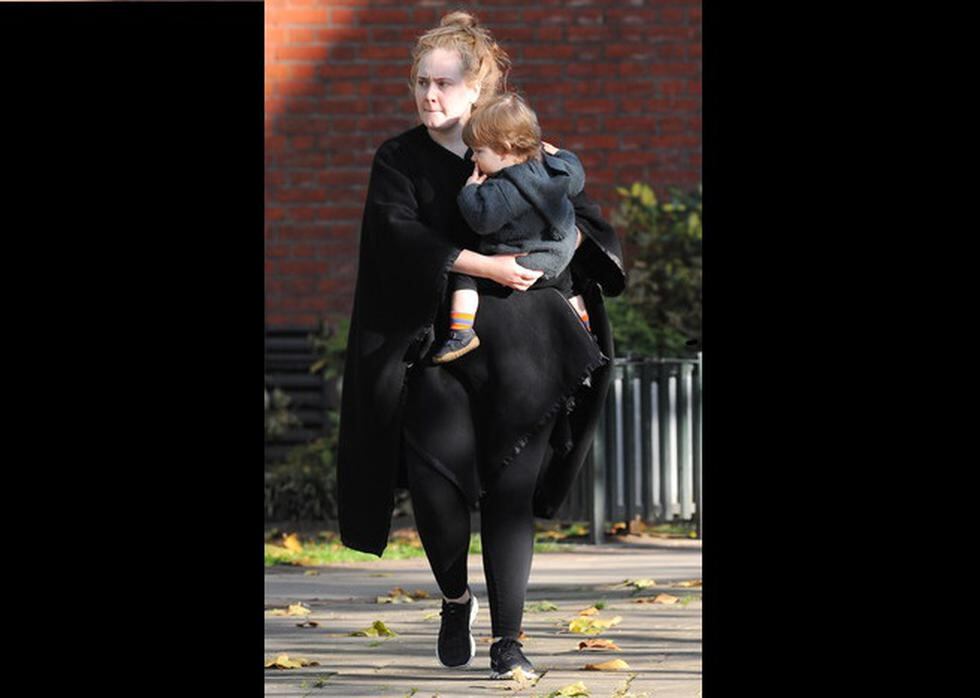 Adele reaparece irreconocible con su hijo (FOTOS) | ESPECTACULOS | CORREO