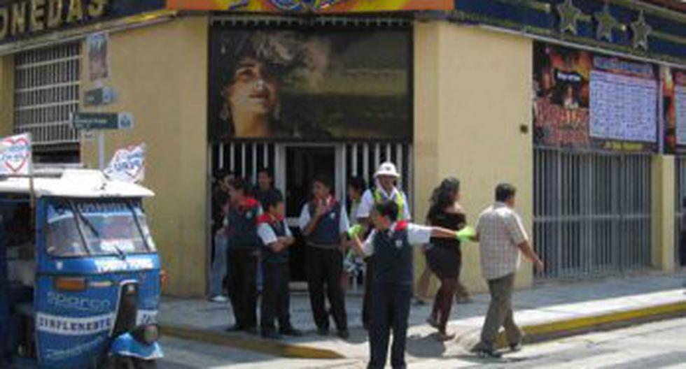 Dirigen el tránsito | PERU | CORREO