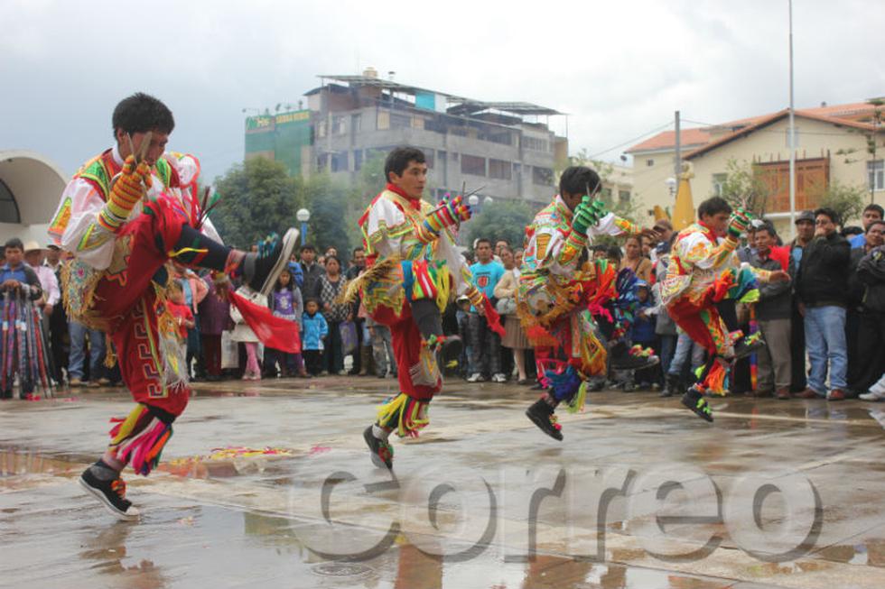 Viudas y pandillas lloran en funerales del "Rey Momo" (FOTOS) | PERU ...