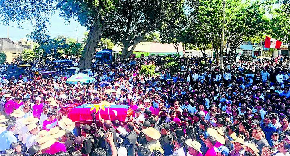 Miles de personas le dan el último adiós al alcalde de Pueblo Nuevo de ...