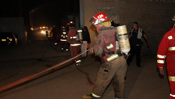 Incendio consume galería en Cercado de Lima | PERU | CORREO