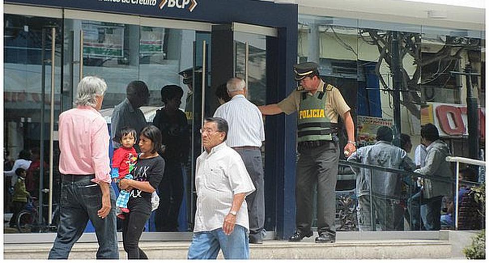 Policías resguardarán bancos desde este mes | PERU | CORREO