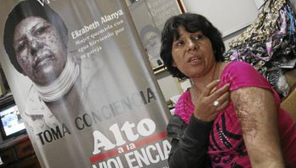 Mujer quemada es acosada por ex pareja desde el penal | PERU | CORREO