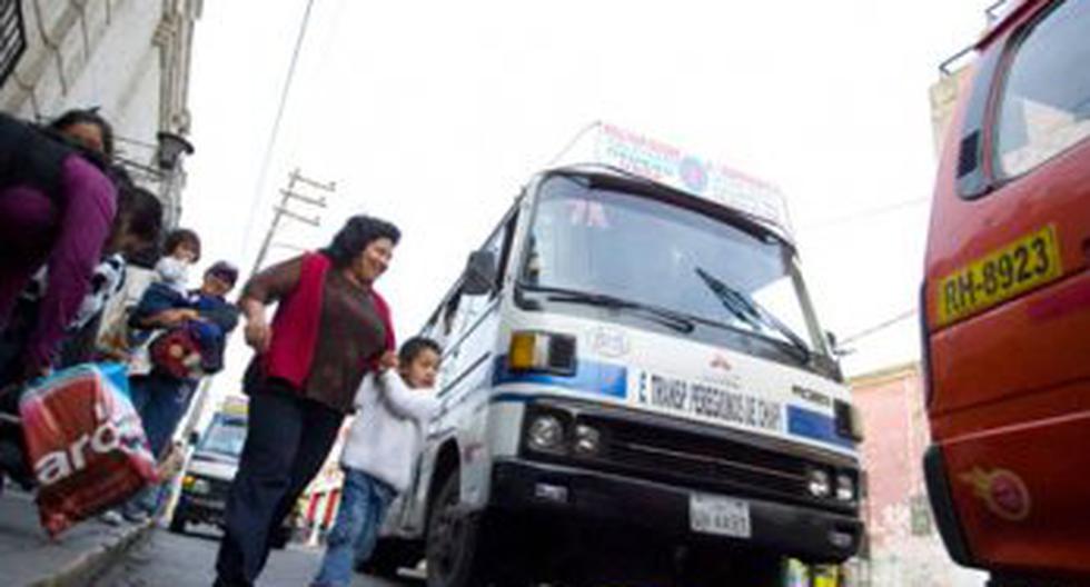 Combis se suman hoy al paro | PERU | CORREO