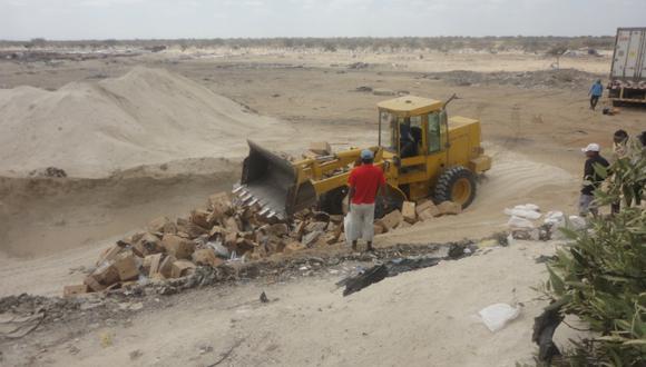 Entierran 384 cajas de banano orgánico malogrado | PERU | CORREO