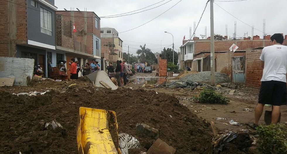 Chorrillos: Desborde de río surco afectó a más 50 familias (VIDEO ...