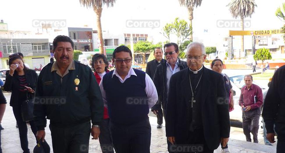 Camaná despide a monseñor Mario Busquets Jordá | EDICION | CORREO