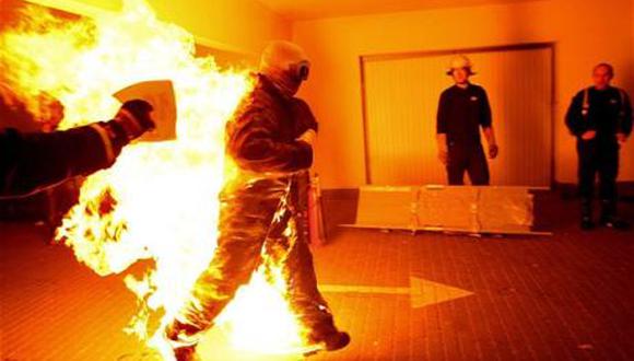 Hombre obtuvo récord Guinness tras correr 120 metros en llamas | MUNDO ...