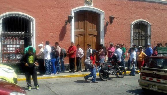 Largas colas para comprar entradas para la “Noche Rojinegra” | EDICION ...