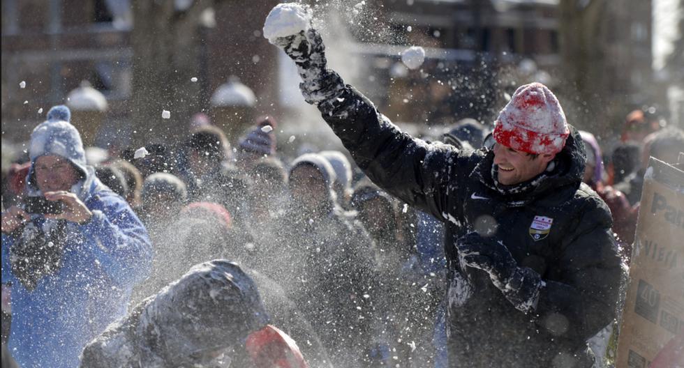 Guerra de bolas de nieve con temática "Star Wars" reúne a cientos en ...