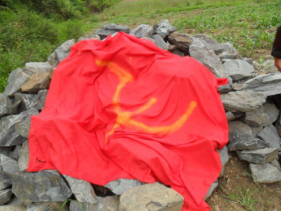 Dejan trapos rojos y hacen pintas de SL | PERU | CORREO