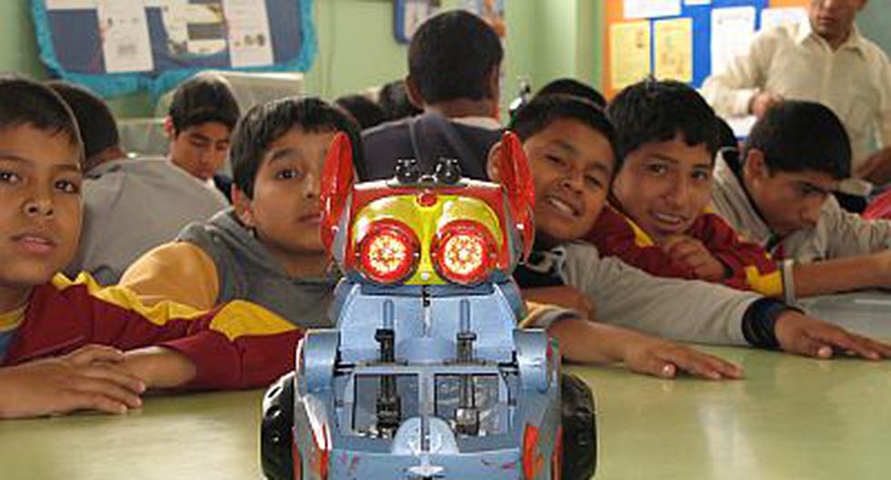 Arequipeños elaboraron kit de robotica | PERU | CORREO