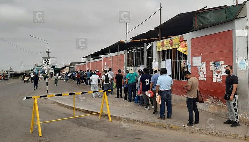 Varones abarrotaron los mercados de Tacna | EDICION | CORREO