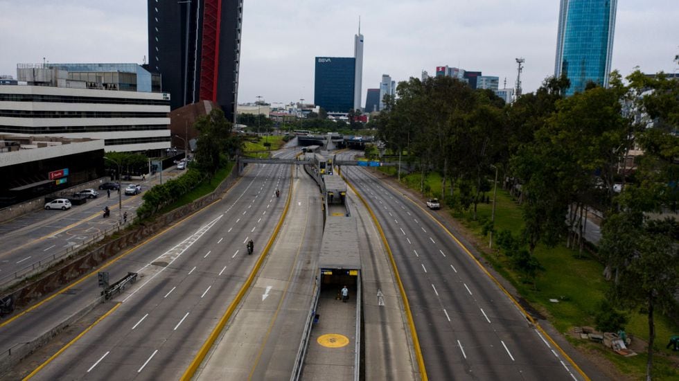 Fotografías de las principales avenidas de Lima en su segundo día de ...