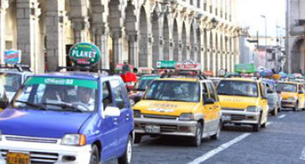 Salvan a taxis "tico" | PERU | CORREO